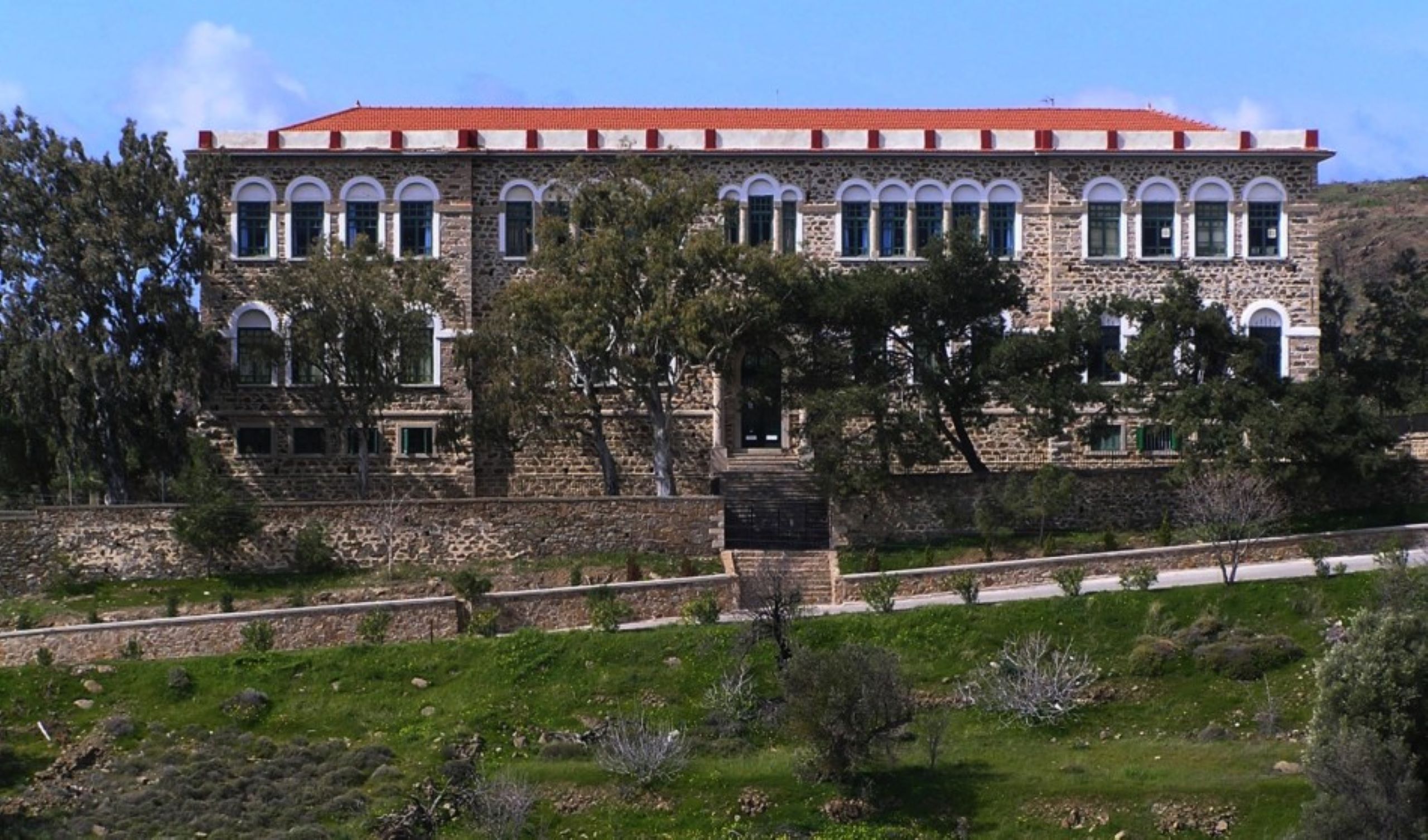 Γυμνάσιο Βολισσού: Μια γλυκιά ανάμνηση - Πανόραμα Πολιχνίτου